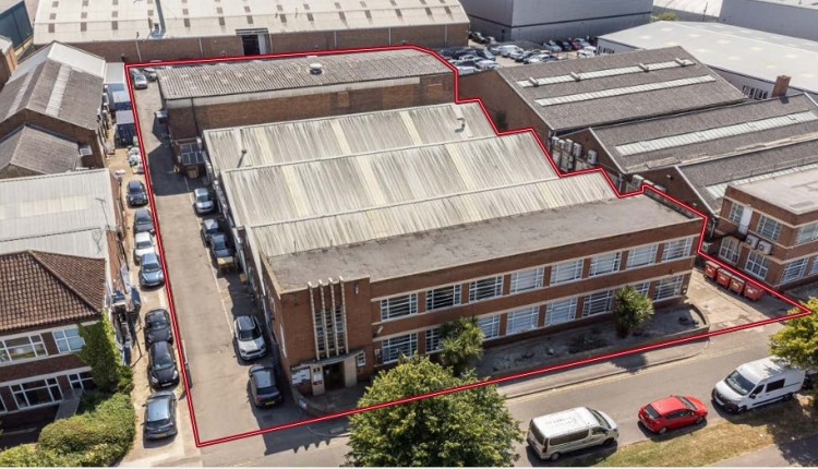 Land Attic: 5 Elstree Way